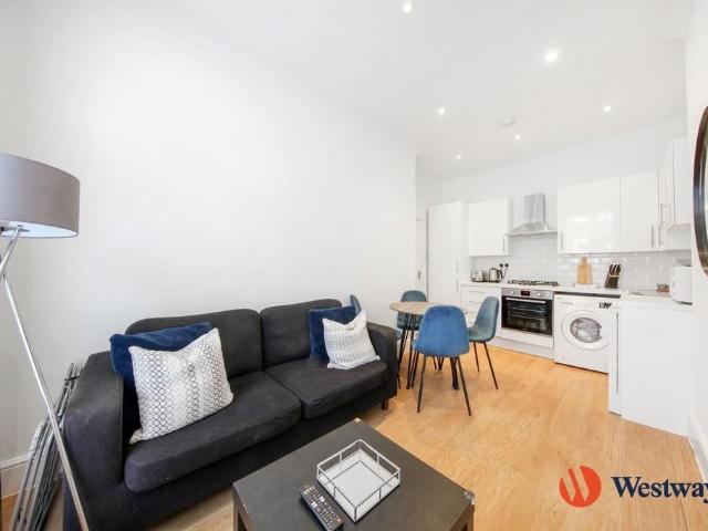 Queensway, Bayswater W2 2 bed flat to rent £2,600 pcm £600 pw