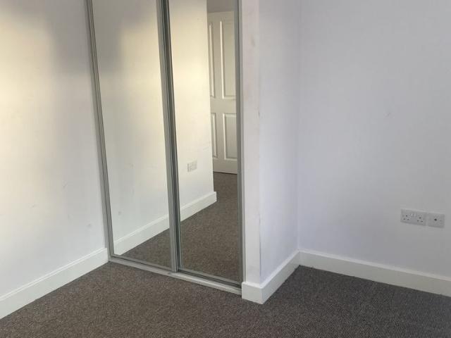 QUEENSWAY, BLETCHLEY 2 BEDROOMS