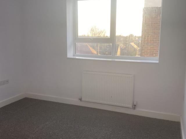 QUEENSWAY, BLETCHLEY 2 BEDROOMS