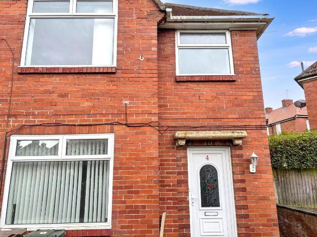 Queensway, Fenham, Newcastle Upon Tyne NE4, 2 bed semi detached house to rent, £825 pcm | PrimeLocation
