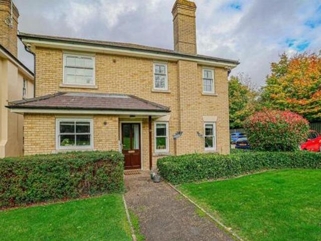 Queensway, Hemel Hempstead, 3 Bedroom Flat