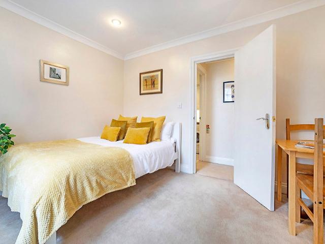 Queensway, London W2, Studio to rent, £1,863 pcm | PrimeLocation