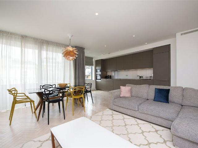 Queensway, London W2, 3 bed flat to rent, £6,600 pcm | PrimeLocation