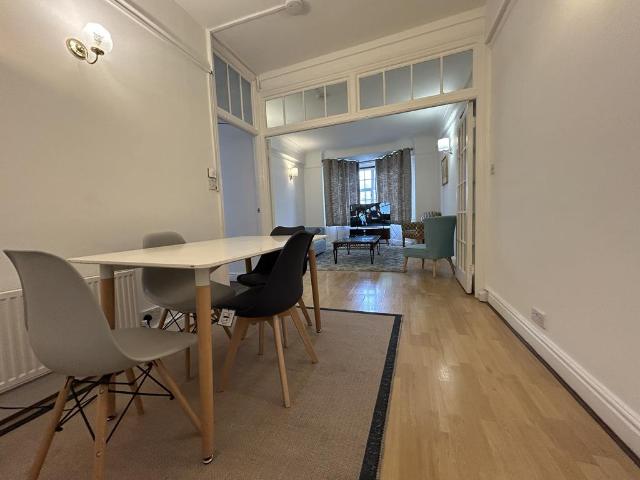 Queensway, London W2 4 bed apartment to rent £3,791 pcm £875 pw