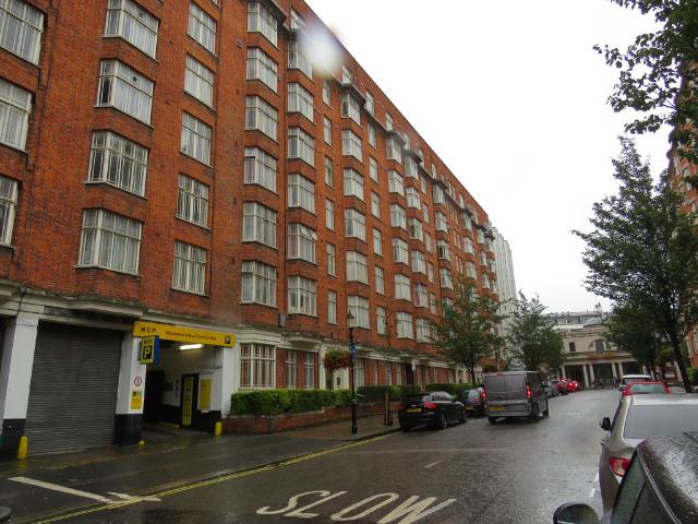 Queensway, London W2 5 bed apartment to rent £6,067 pcm £1,400 pw