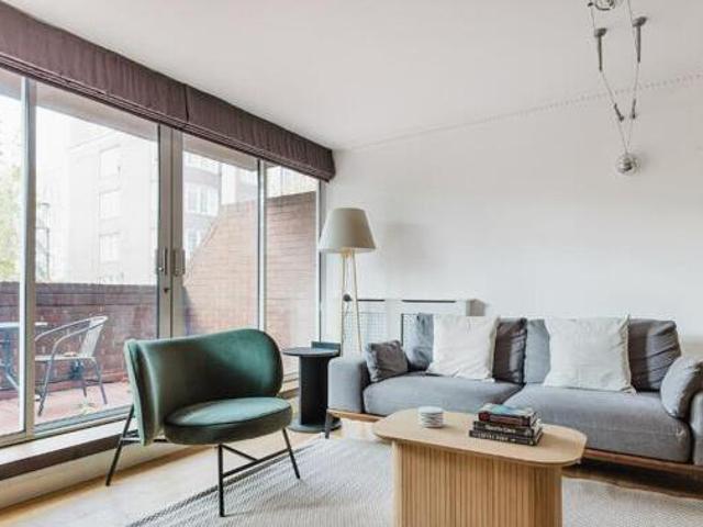 Queensway, London, 2 Bedroom Apartment