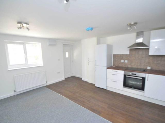 Queensway, Milton Keynes MK2, 1 bed maisonette to rent, £1,000 pcm | PrimeLocation
