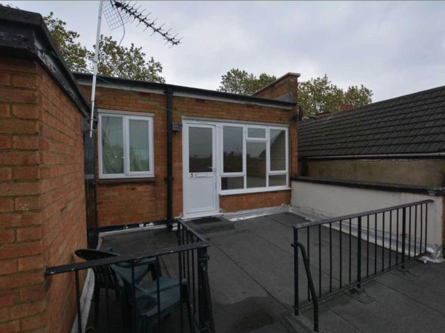 Queensway, Milton Keynes MK2, 2 bed flat to rent, £1,100 pcm | PrimeLocation