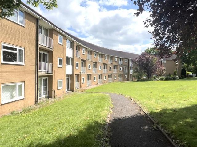 Queensway, Newcastle ST5, 2 bed flat to rent, £895 pcm | PrimeLocation