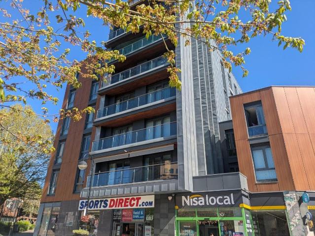 Queensway, Redhill RH1, 2 bed flat to rent, £1,700 pcm | PrimeLocation