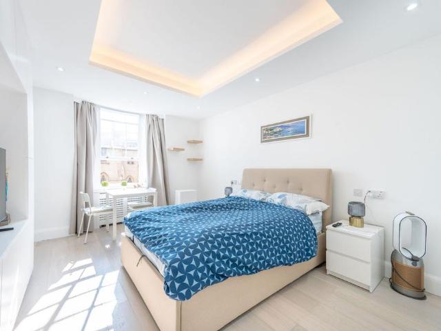 Queensway, W2, Queensway, London, W2 Studio to rent £3,250 pcm £750 pw