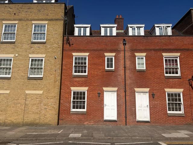 Queens Courtyard, Dover CT17, 3 bed town house to rent, £1,100 pcm | PrimeLocation