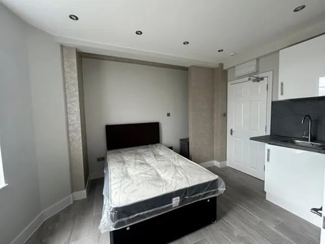 Queens Court, Clifton