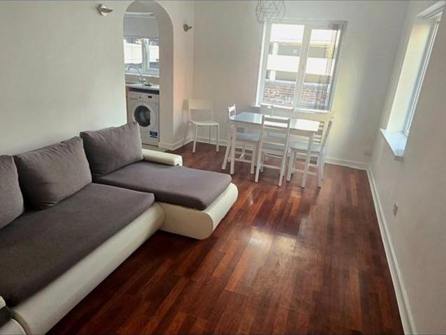 Queens Court, Birmingham, B1 2 bed flat to rent £1,095 pcm £253 pw