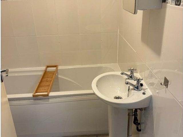 Queens Court, Birmingham B1, 2 bed flat to rent, £1,095 pcm | PrimeLocation