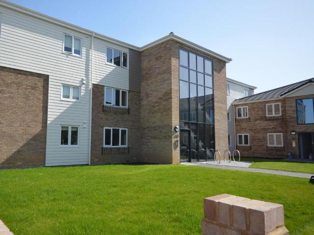 Queens Court, Gillingham, ME8 1 bed flat to rent £1,150 pcm £265 pw