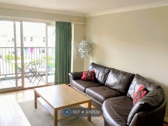 Queens Court, Perth PH2, 2 bed flat to rent, £999 pcm | PrimeLocation