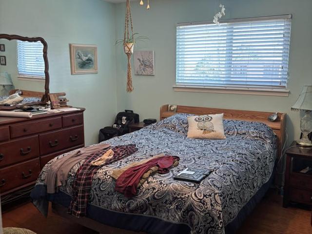 Queens Cove with private bath