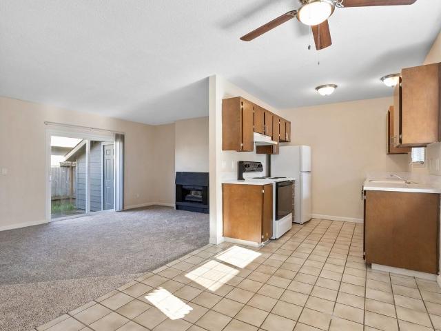 Queens Commons 3 Bedroom Apartment for Rent at 16520 Ne Glisan St, Gresham, OR 97230 Rockwood