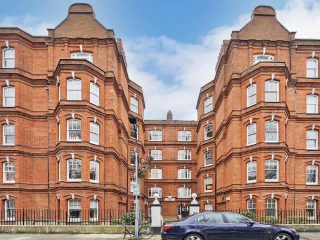 Queen's Club Gardens, London W14 3 bed flat to rent £3,900 pcm £900 pw