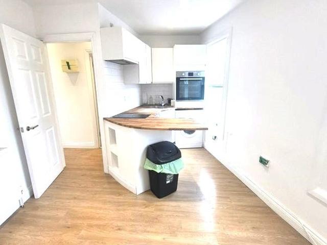 Queens Crescent, Kentish Town NW5, 1 bed flat to rent, £1,600 pcm | PrimeLocation