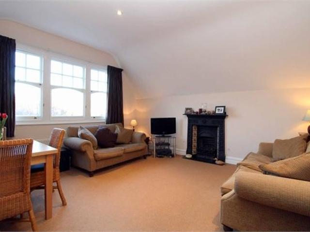 Queens Avenue, Muswell Hill, N10 2 bed apartment to rent £2,375 pcm £548 pw