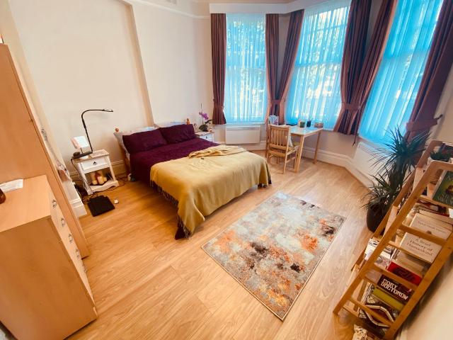 Queens Avenue, Muswell Hill N10, Studio to rent, £1,300 pcm | PrimeLocation
