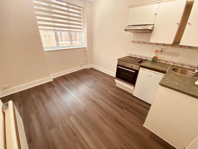 Queens Avenue, London N10, Studio to rent, £953 pcm | PrimeLocation