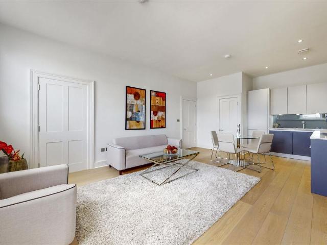 Queen's Gate Terrace, London SW7, 3 bed flat to rent, £8,502 pcm | PrimeLocation