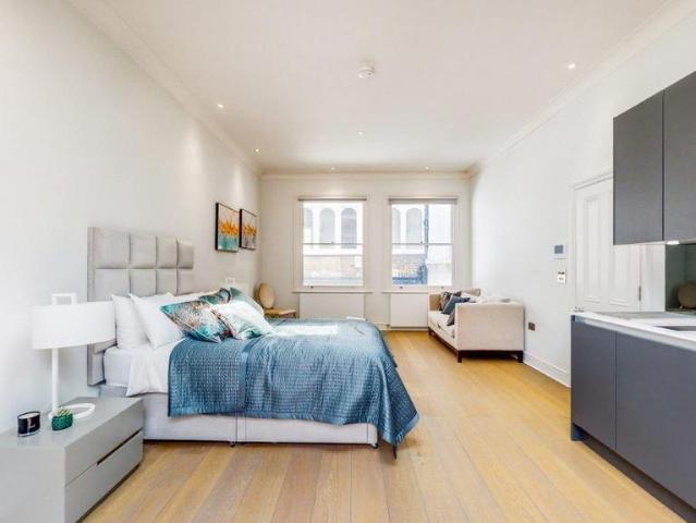 Queens Gate Terrace South Kensington. Studio to rent £3,202 pcm £739 pw