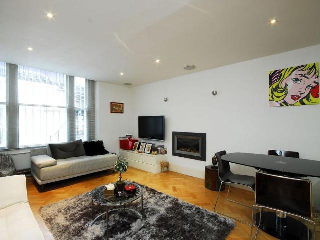 Queens Gate Terrace, South. 2 bed flat to rent £4,334 pcm £1,000 pw