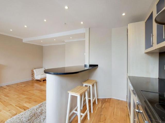 Queens Gate Terrace, South. 2 bed flat to rent £3,575 pcm £825 pw
