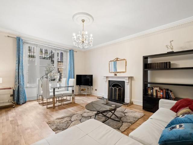 Queens Gate Terrace, South. 2 bed flat to rent £3,500 pcm £808 pw