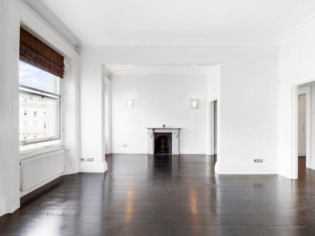 Queen's Gate Terrace, South. 3 bed apartment to rent £9,533 pcm £2,200 pw
