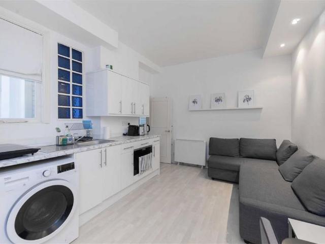 Queen's Gate Gardens, London SW7 1 bed flat to rent £2,383 pcm £550 pw