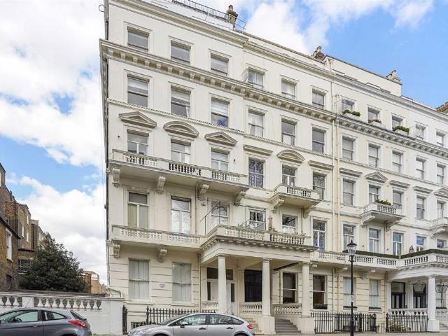 Queen's Gate Gardens, London SW7 2 bed flat to rent £3,250 pcm £750 pw