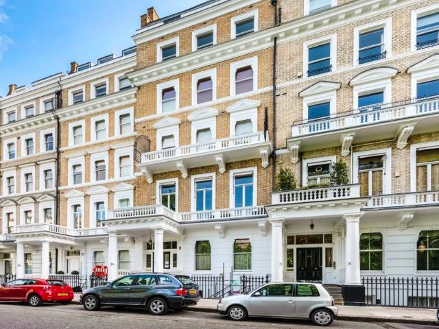 Queen's Gate Gardens, London SW7, Studio to rent, £1,450 pcm | PrimeLocation