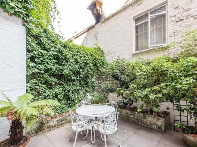 Queens Gate Gardens, South Kensington, 3 Bedroom Flat