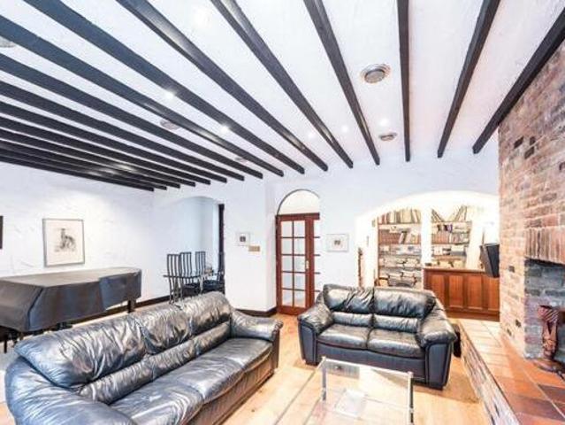 Queens Gate Gardens, South Kensington, 3 Bedroom Flat