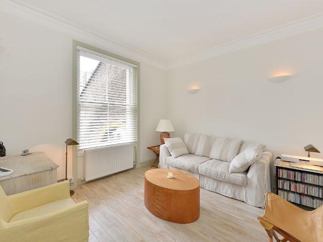 Queen's Gate Gardens, South Kensington, London SW7, 1 bed flat to rent, £2,800 pcm | PrimeLocation