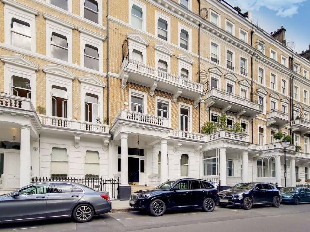 Queens Gate Gardens, South Kensington, London SW7, 3 bed flat to rent, £11,267 pcm | PrimeLocation