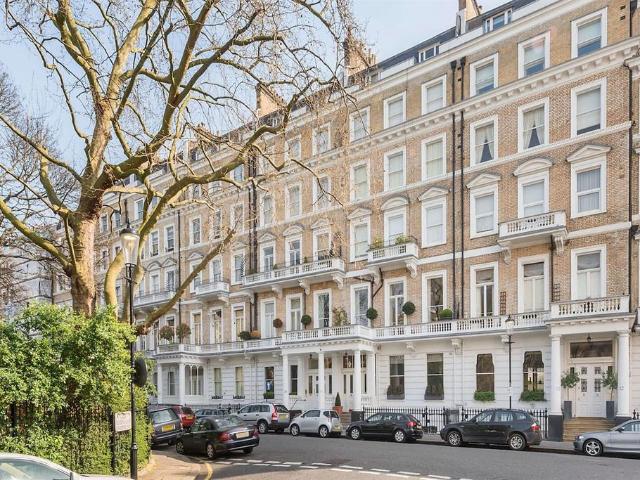 Queens Gate Gardens, South. 1 bed flat to rent £3,000 pcm £692 pw
