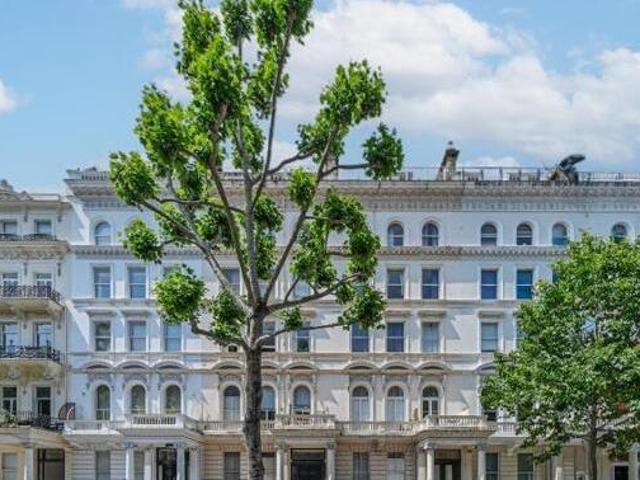 Queens Gate, London, Studio Flat For