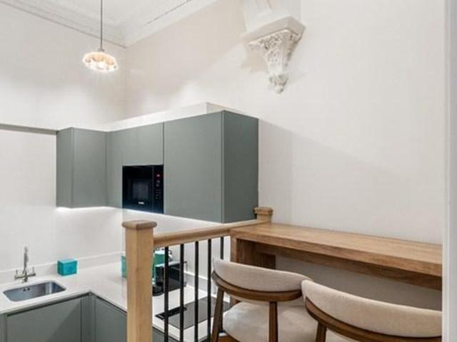 Queen's Gate, London, SW7 Studio to rent £2,500 pcm £577 pw