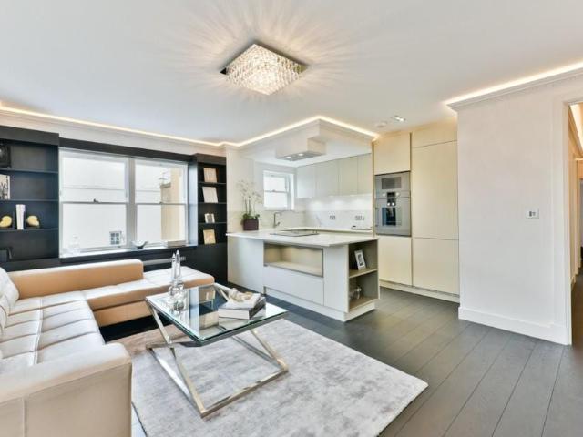 Queen's Gate, London SW7, 1 bed flat to rent, £4,500 pcm | PrimeLocation