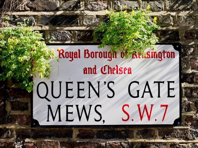 Queen's Gate Mews, South Kensington, London SW7, 2 bed flat to rent, £3,000 pcm | PrimeLocation