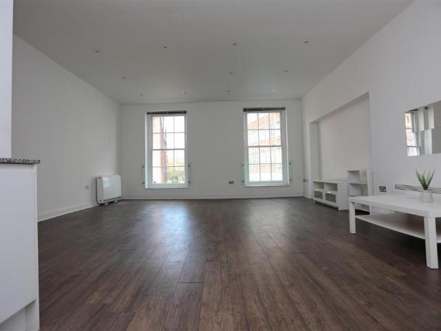 Queens Gate, North Street, Brighton 2 bed maisonette to rent £1,750 pcm £404 pw