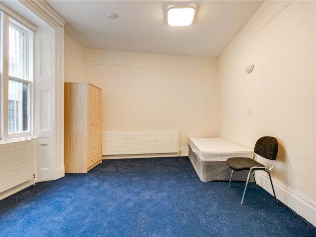 Queens Gate, South Kensington, London Studio to rent £1,600 pcm £369 pw