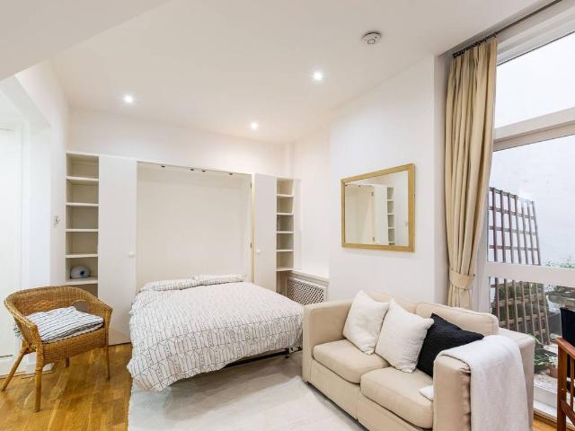 Queens Gate, South Kensington, London SW7, Studio to rent, £3,900 pcm | PrimeLocation