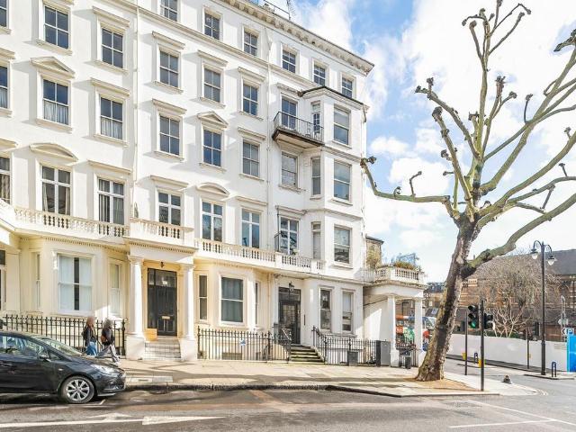 Queens Gate, South Kensington. Studio to rent £3,502 pcm £808 pw
